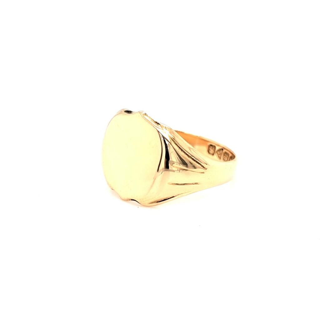 18ct yellow Gold shield shape Signet ring | Fosters Jewellers